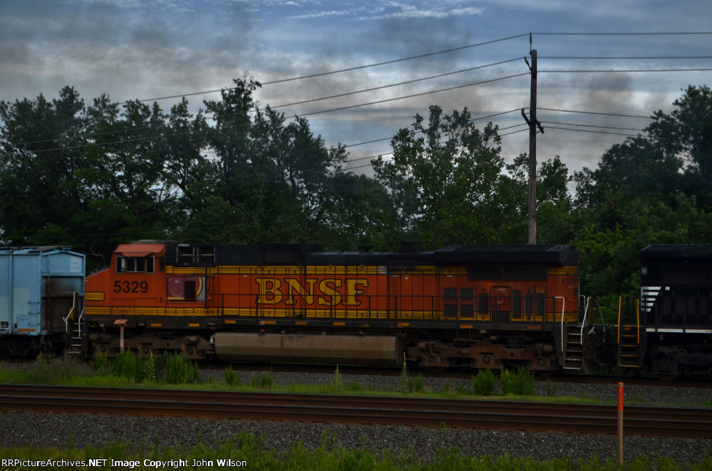 BNSF 5329